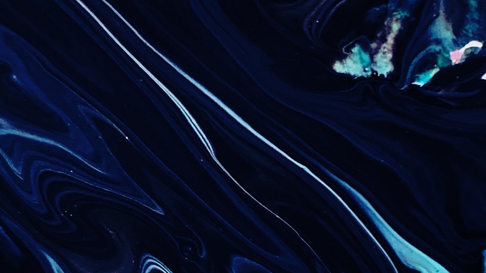 7 colours that beautifully go with navy | Dreams Inspiration